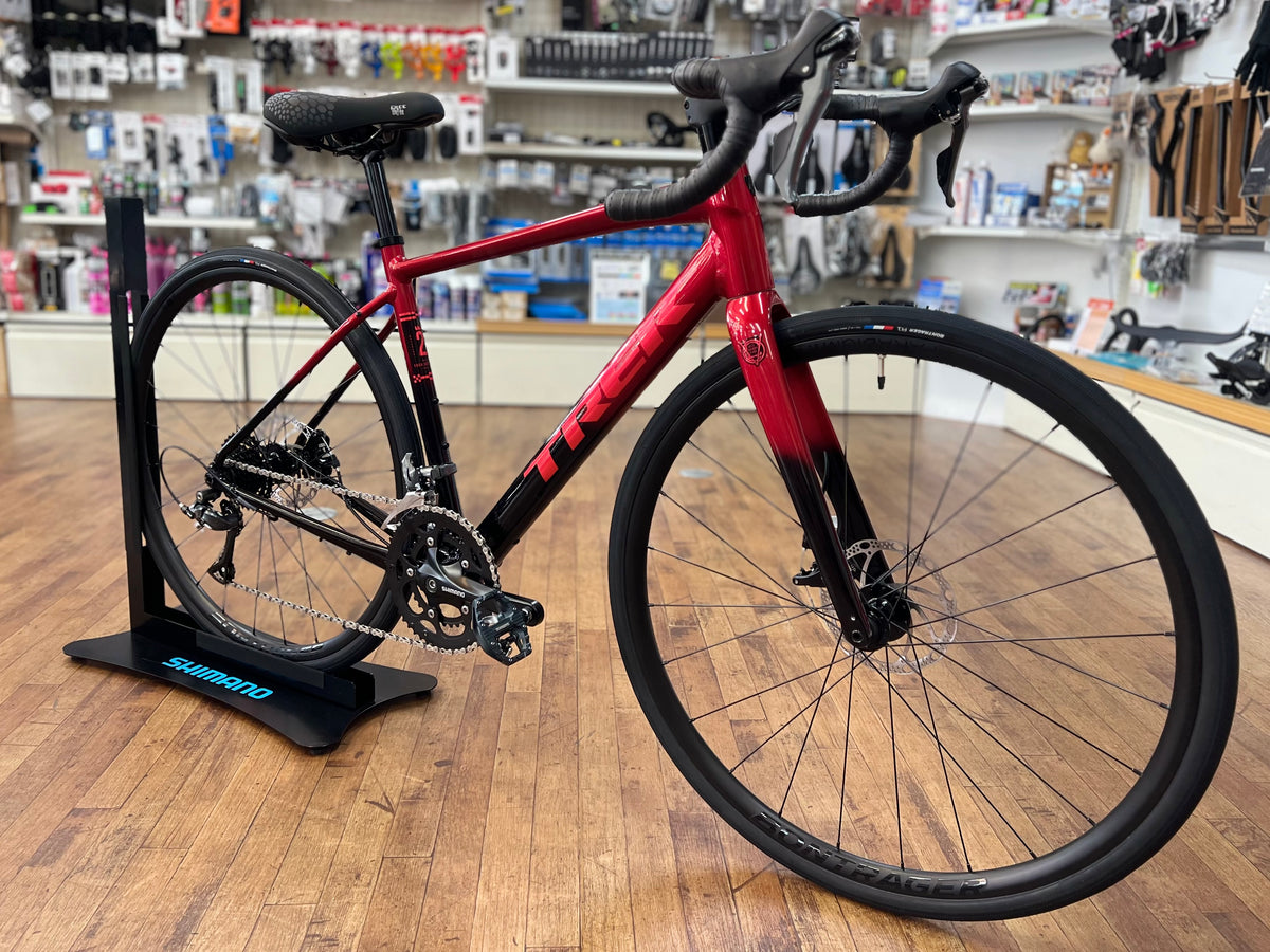 TREK Domane AL 2 Gen 4 Crimson to Dark Carmine Fade – SPORTS CYCLE SHOP ...
